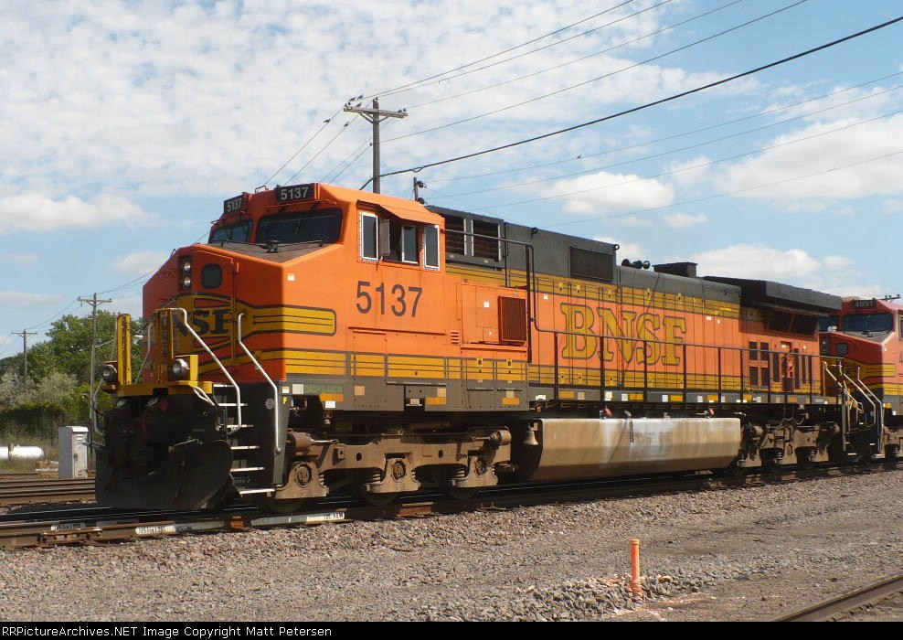 BNSF 5137